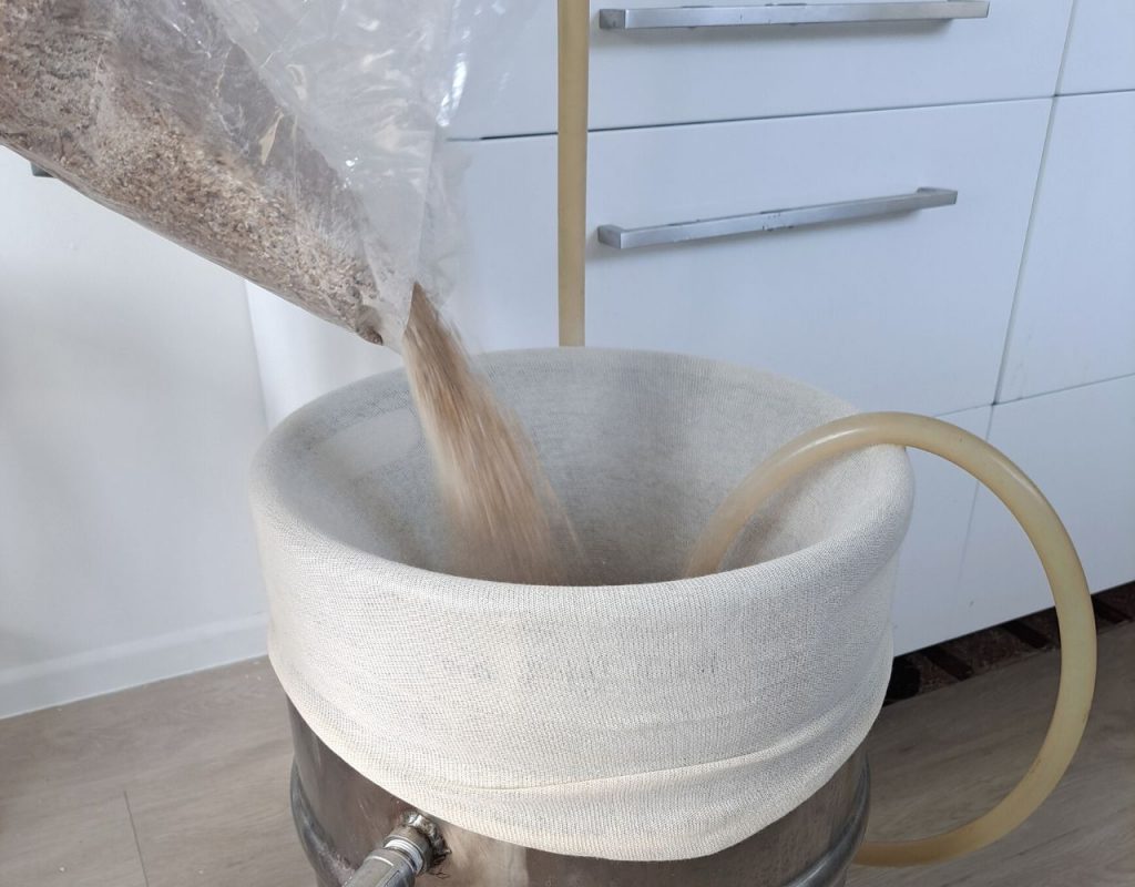 How To Make Genever (Our DIY Guide) - Distilmate